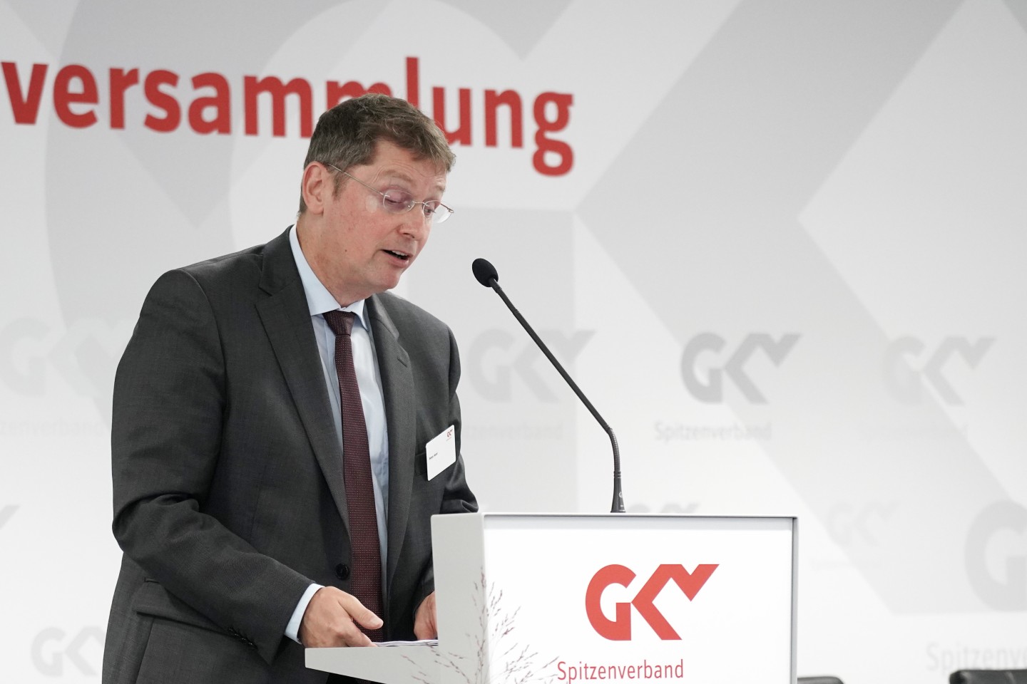 Außerordentliche Mitgliederversammlung wehrt sich gegen Angriffe aus ...